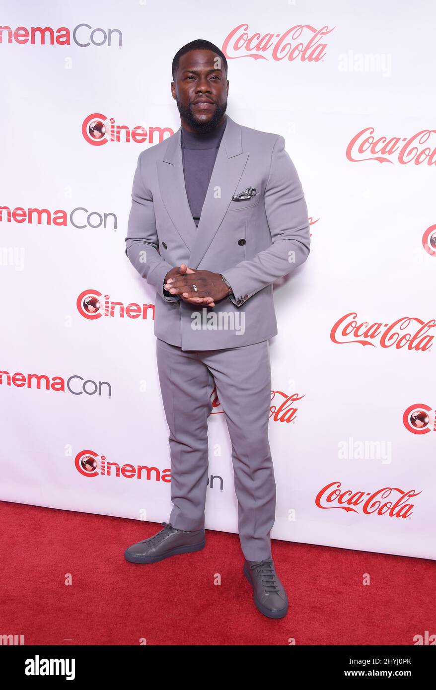 Kevin Hart arrives at The Big Screen Achievement Awards during ...