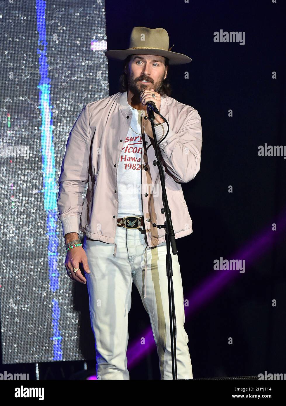 Mark wystrach performing hi-res stock photography and images - Alamy