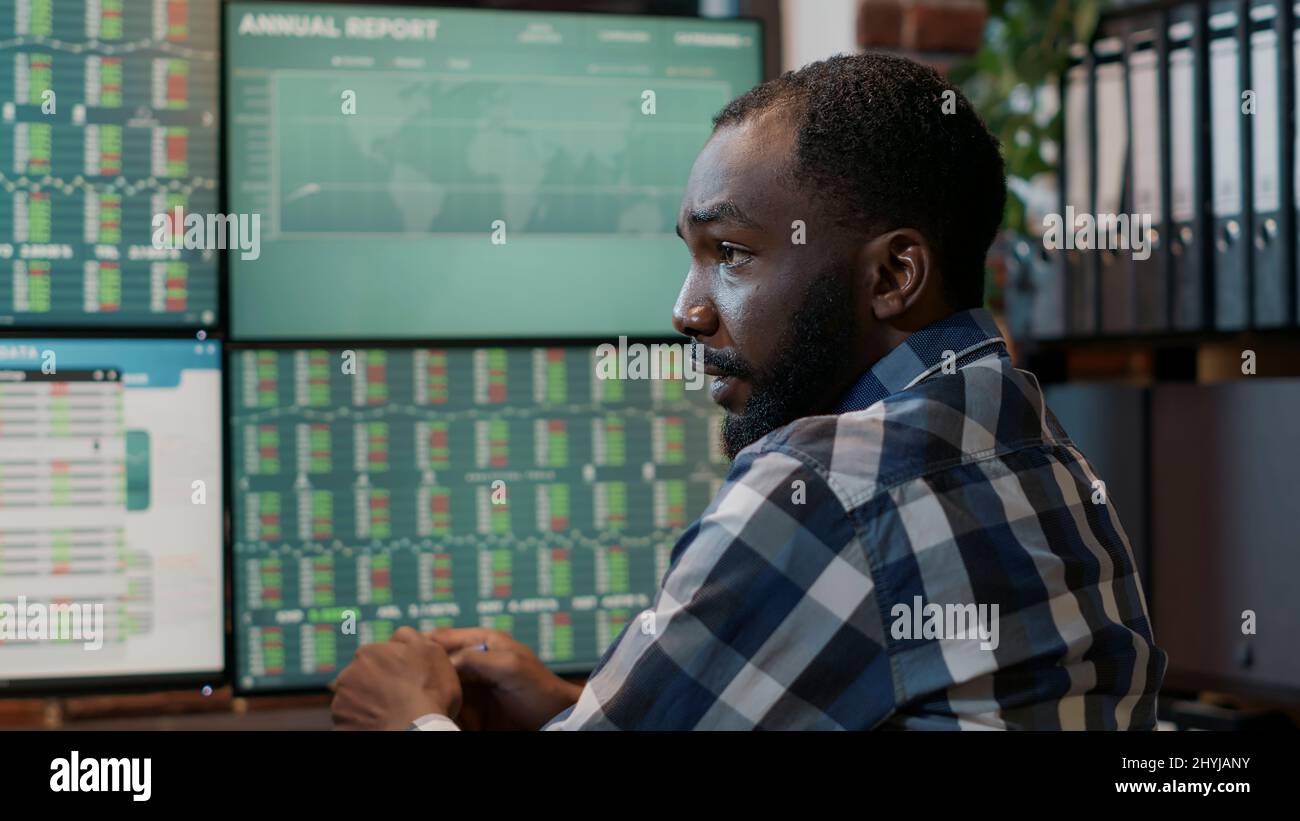 Stock market broker sales team hi-res stock photography and images - Alamy