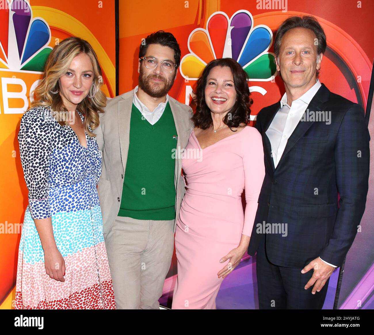 Abby Elliott, Adam Pally, Fran Drescher and Steven Weber attending the ...