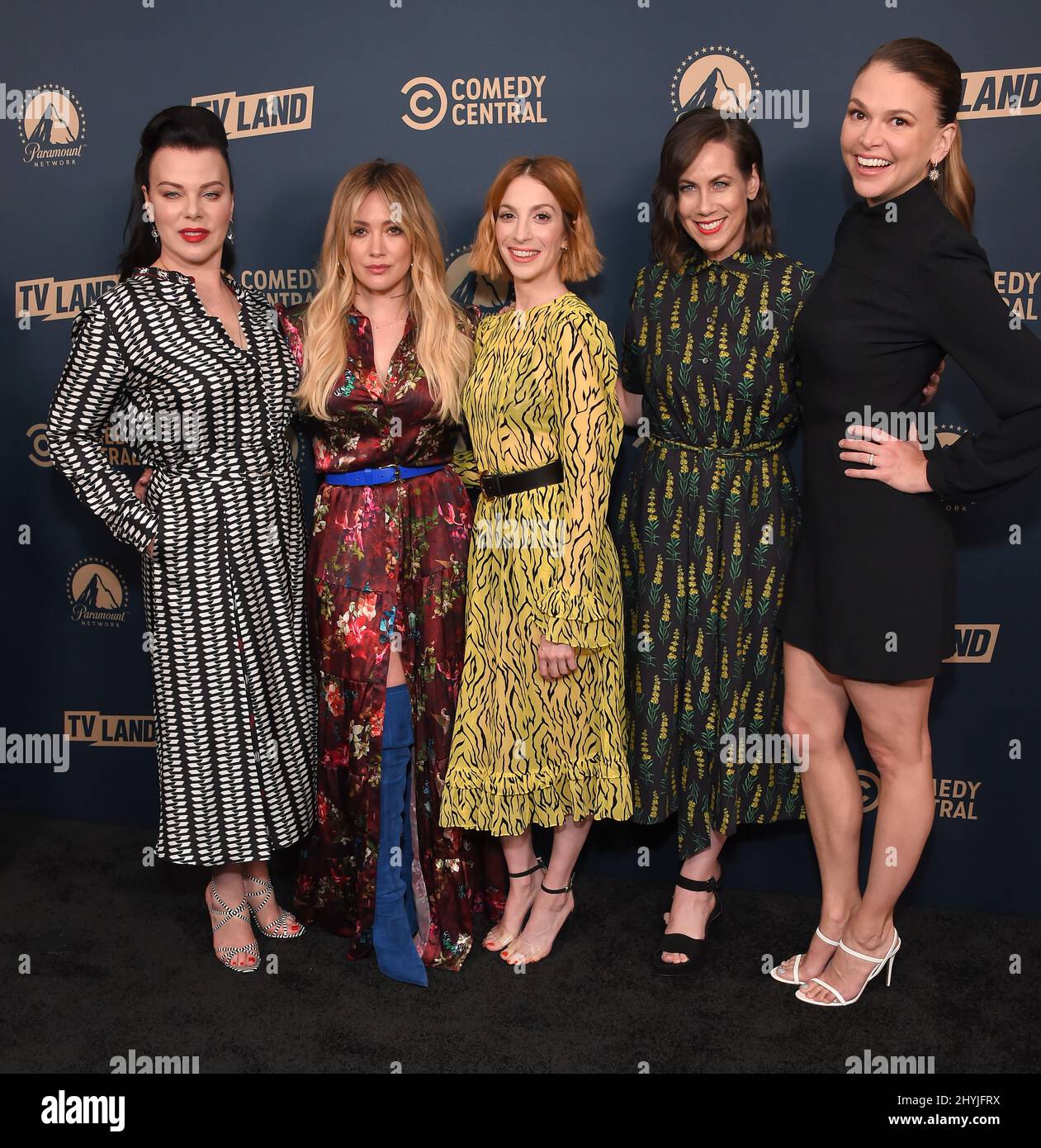 Debi Mazar, Hilary Duff, Molly Bernard, Miriam Shor and Sutton Foster ...