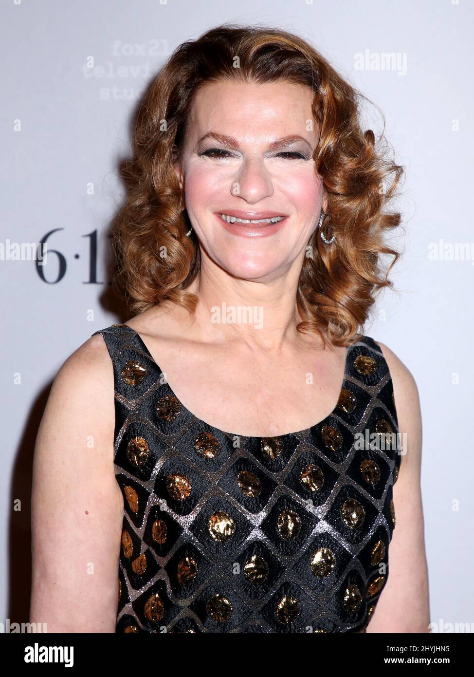Sandra bernhard hi-res stock photography and images - Alamy