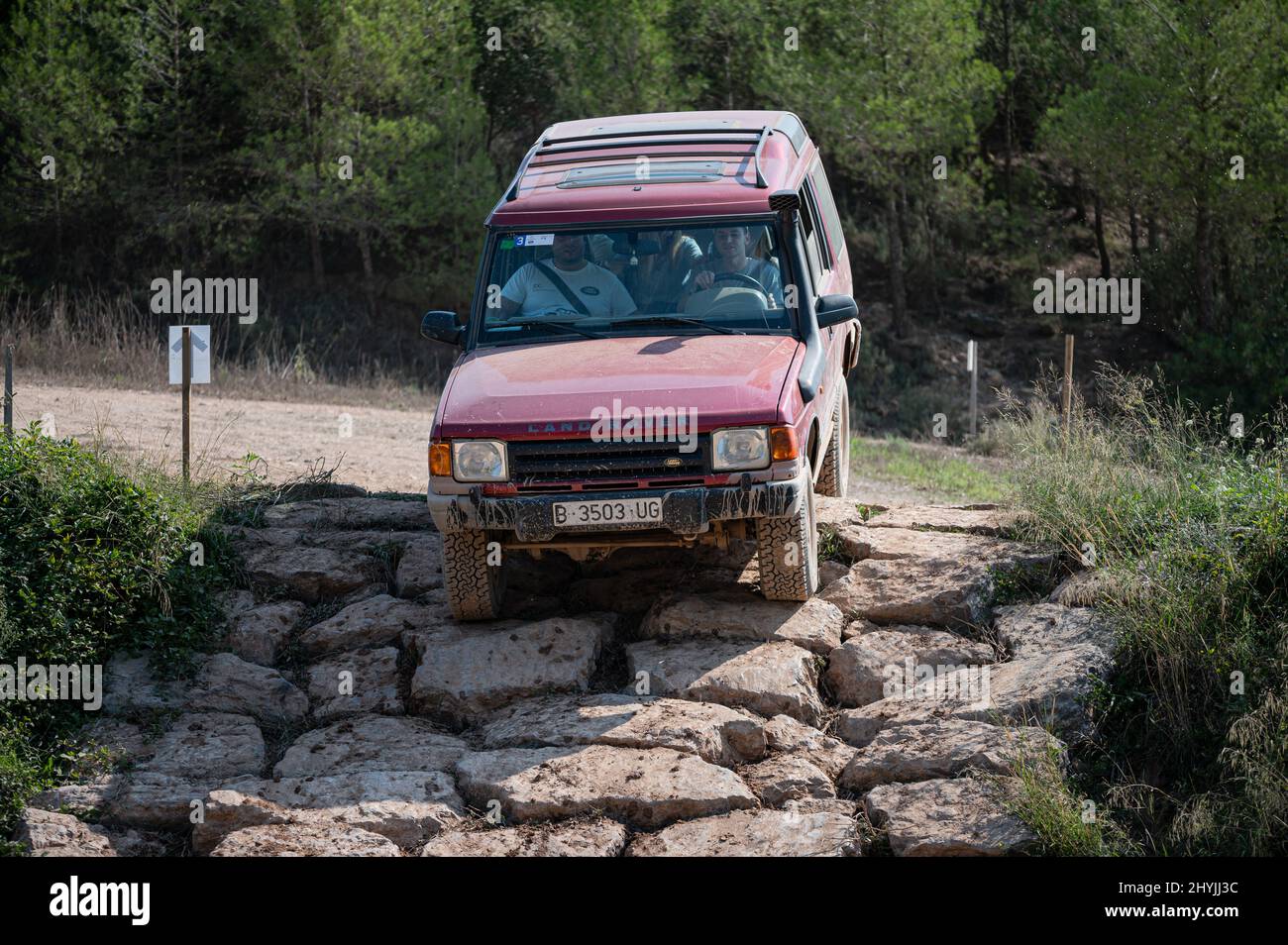Picture of a First generation Land Rover Discovery dirty with mud Stock ...