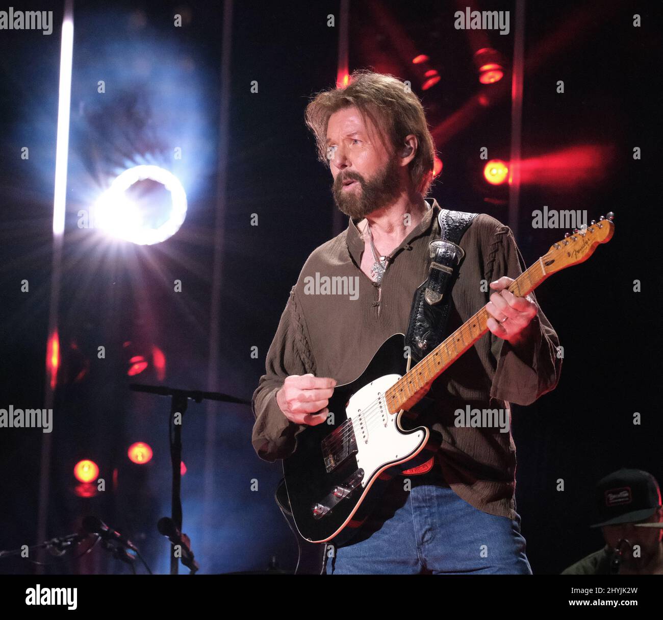 Ronnie dunn onstage hi-res stock photography and images - Alamy