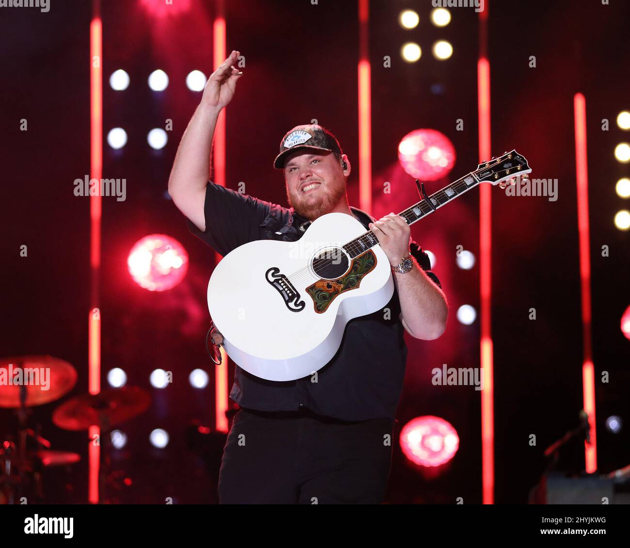 Luke combs cma fest hi-res stock photography and images - Alamy
