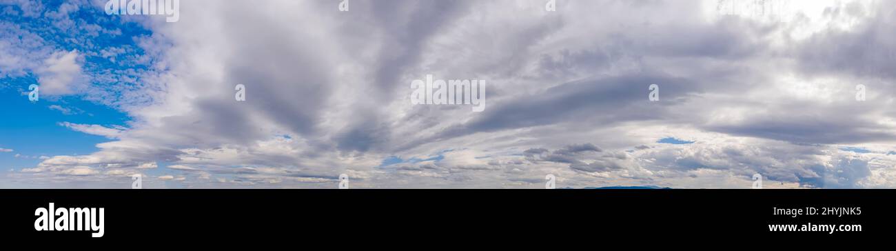 Cloudscape panoramic view hi-res stock photography and images - Alamy