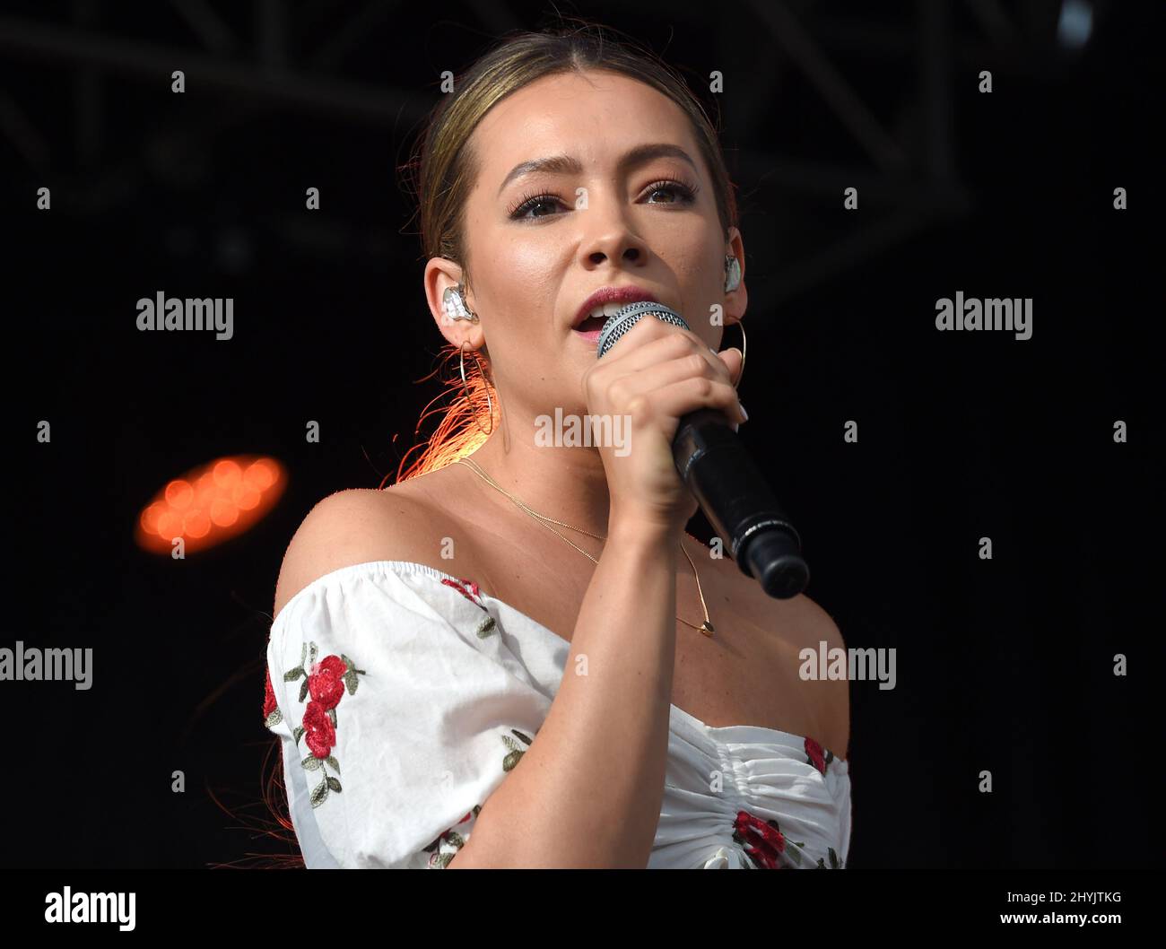 Taylor Dye of Maddie & Tae onstage at the Straight Talk 'For The Record ...