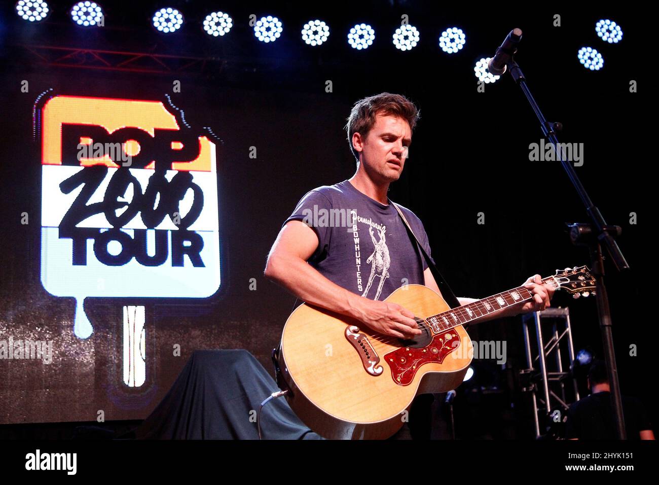 Tyler hilton performing onstage hi-res stock photography and images - Alamy