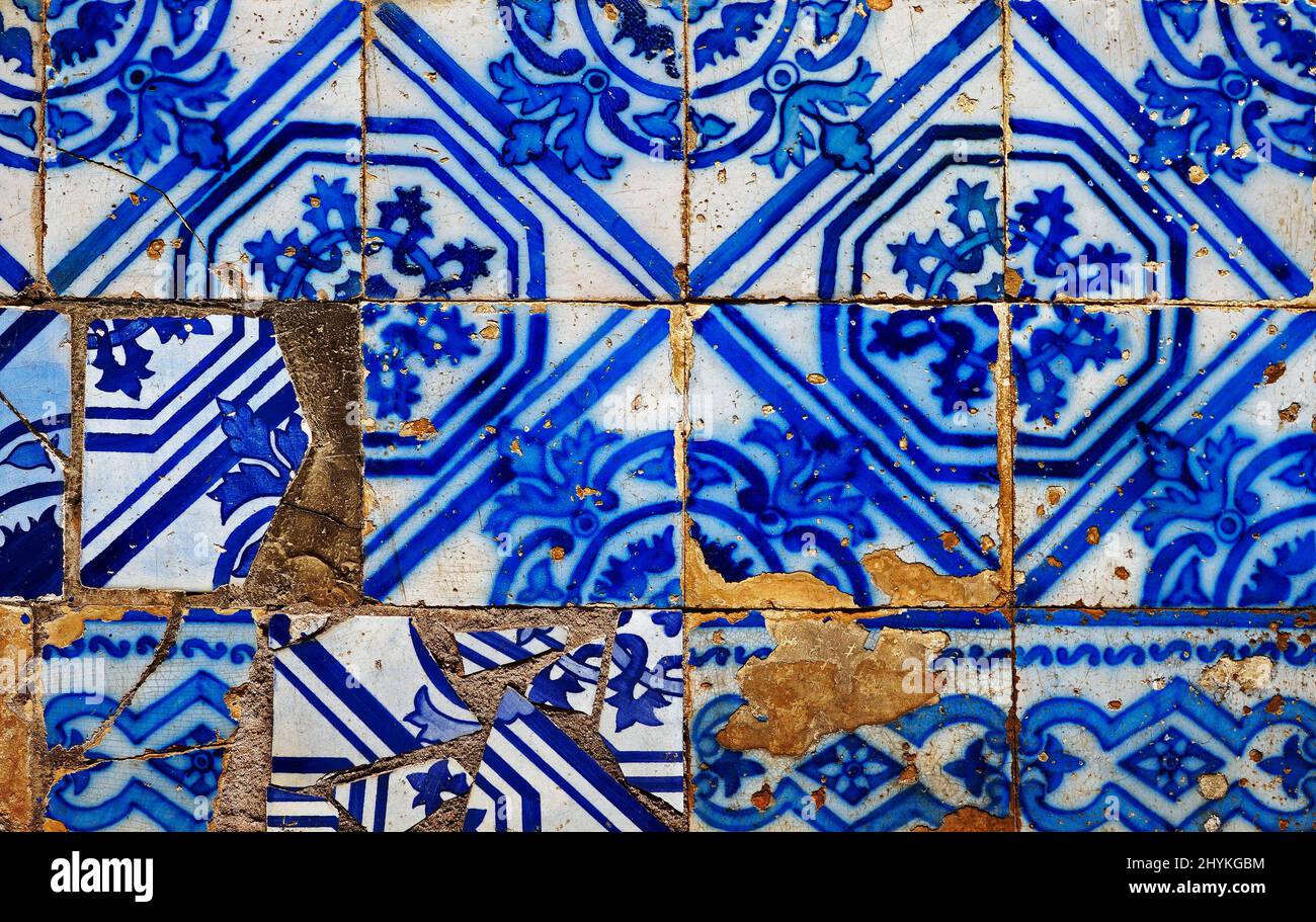 Ancient tiles pattern in Ouro Preto, Brazil Stock Photo - Alamy