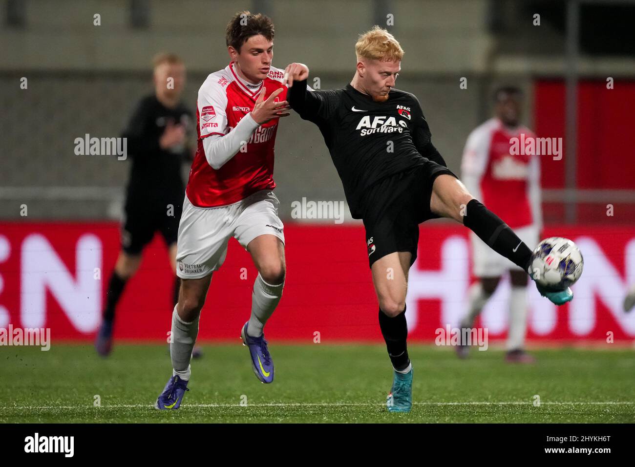 MAASTRICHT, NETHERLANDS - MARCH 14: Matteo Waem of MVV Maastricht ...