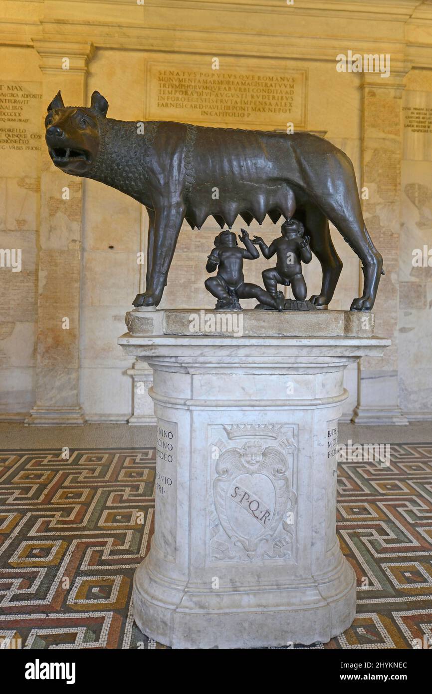 Rome statue romulus remus hi-res stock photography and images - Alamy