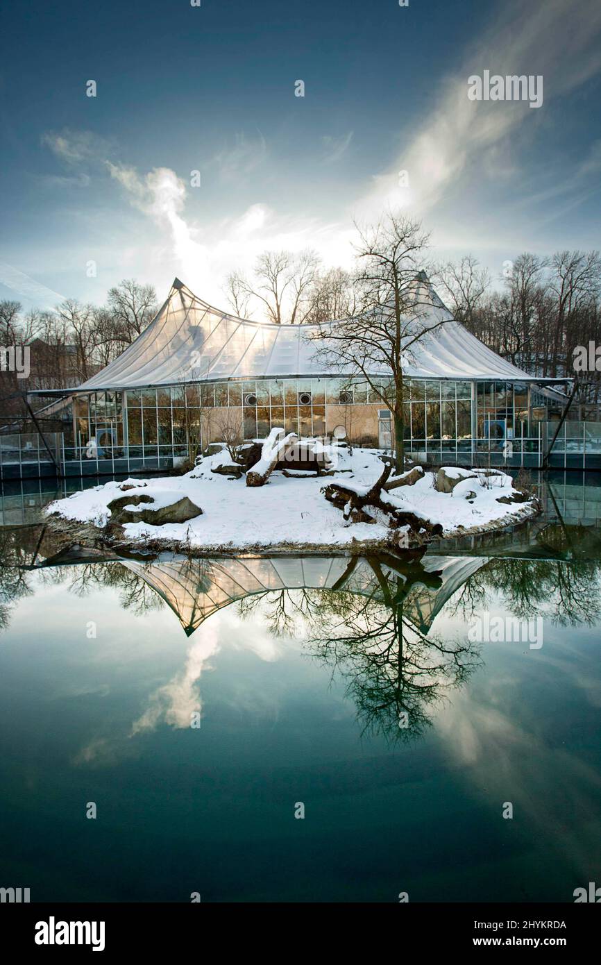 Hellabrunn Zoo, outdoor enclosure Stock Photo - Alamy