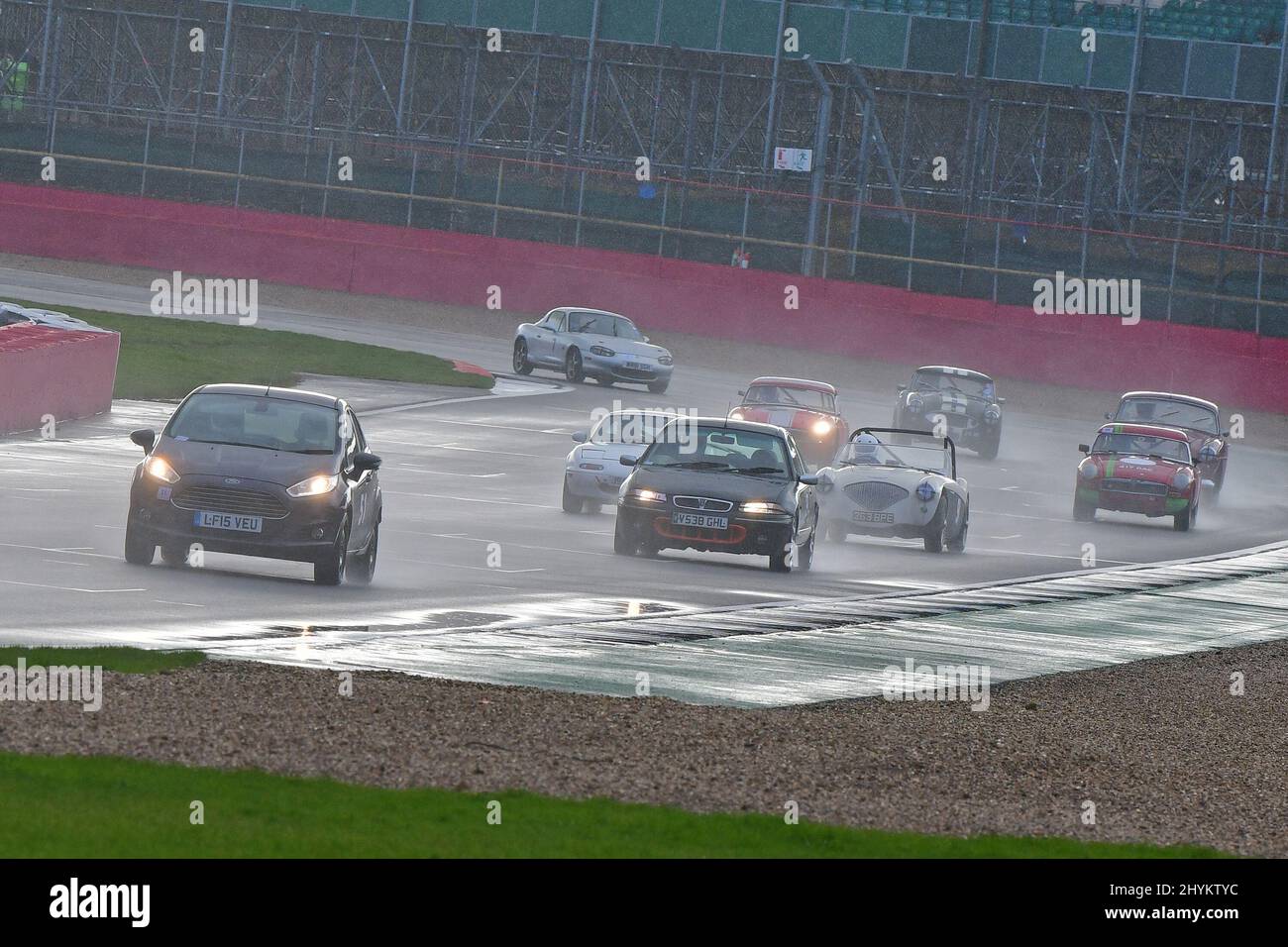 Leading through the spray onto the Hamilton Straight, Nicholas Lees ...