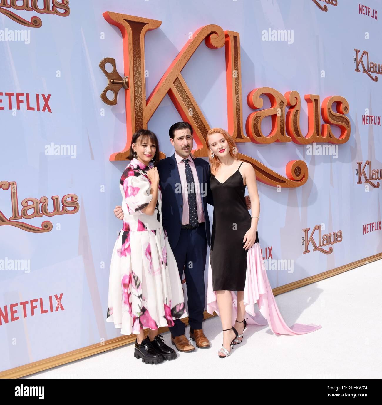 Rashida Jones, Jason Schwartzman and Zara Larsson at the "Klaus" Los ...