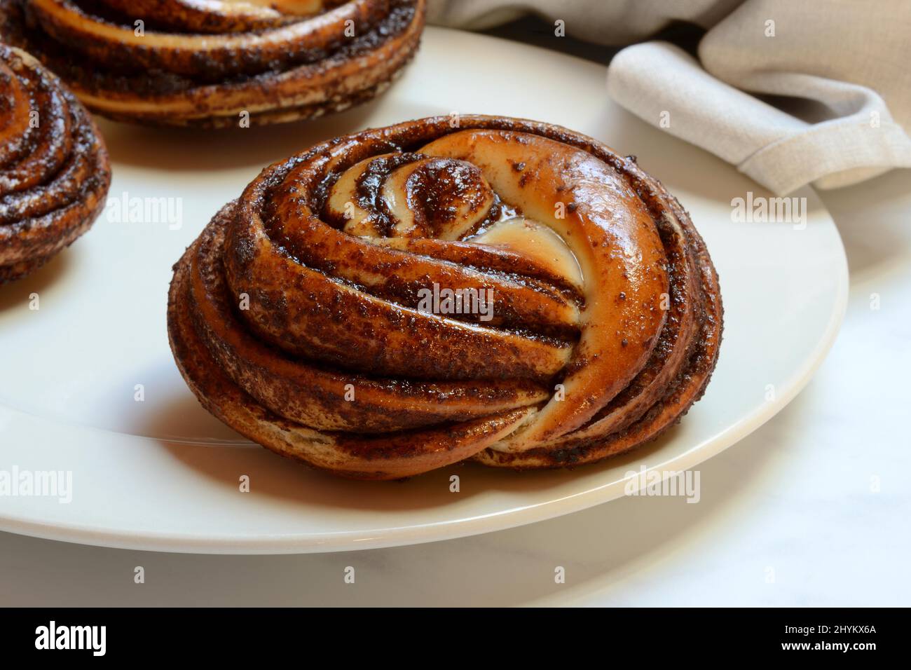 Cinnamon button hi-res stock photography and images - Alamy