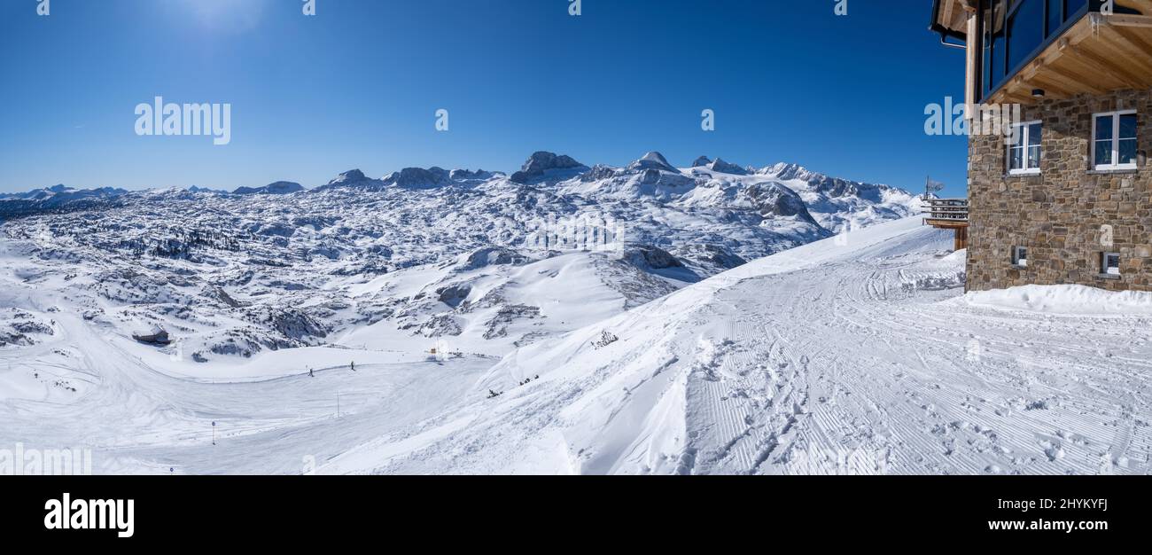 Winter landscape, view from the Krippenstein Lodge to the Freesports ...