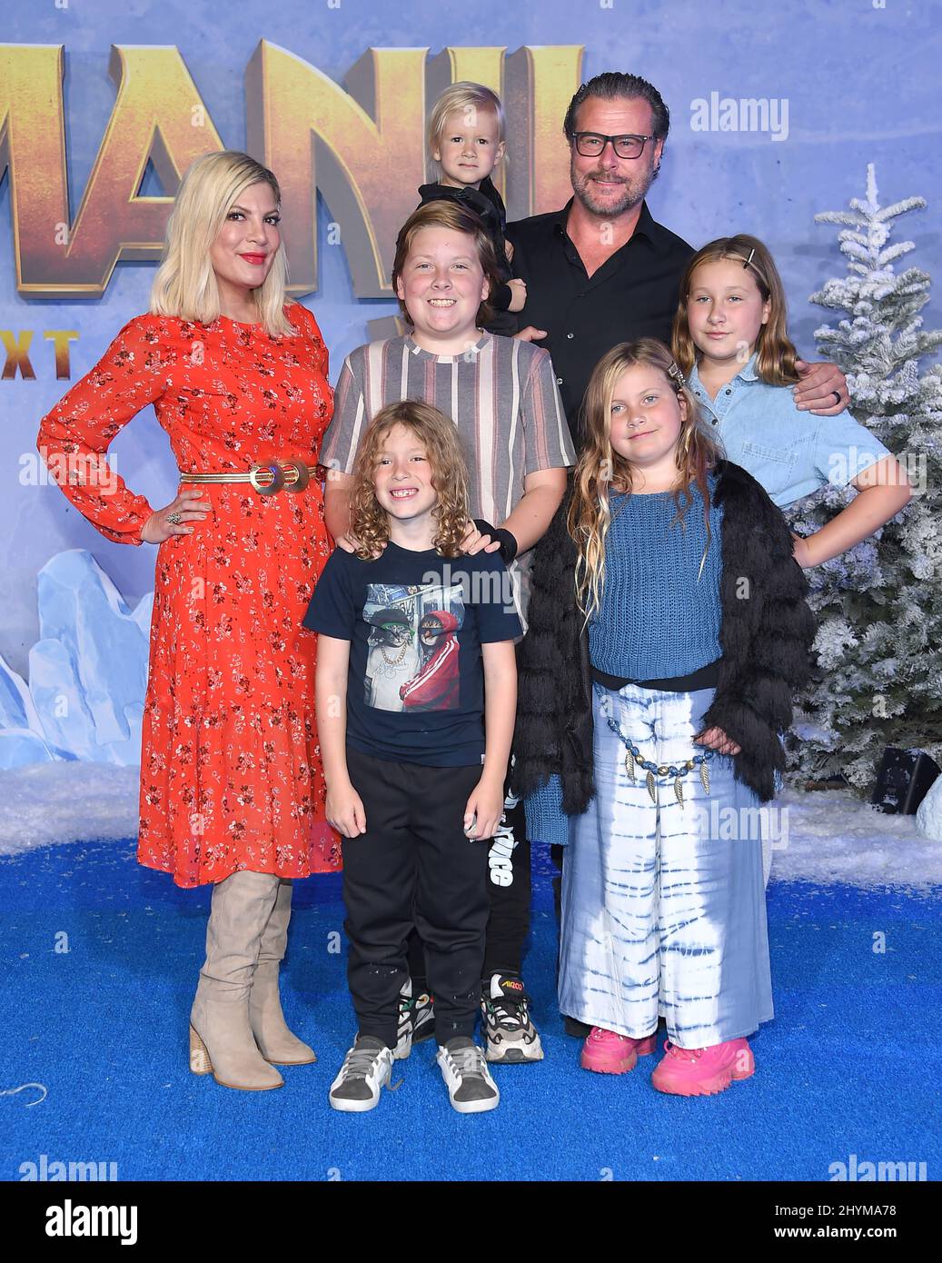 Tori Spelling, Liam McDermott, Beau McDermott, Dean Mcdermott, Finn ...