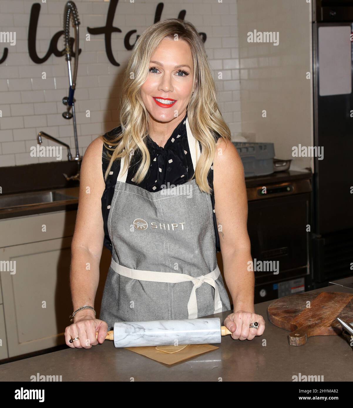 Jennie Garth Jennie Garth partners with Shipt + Sur La Table for ...