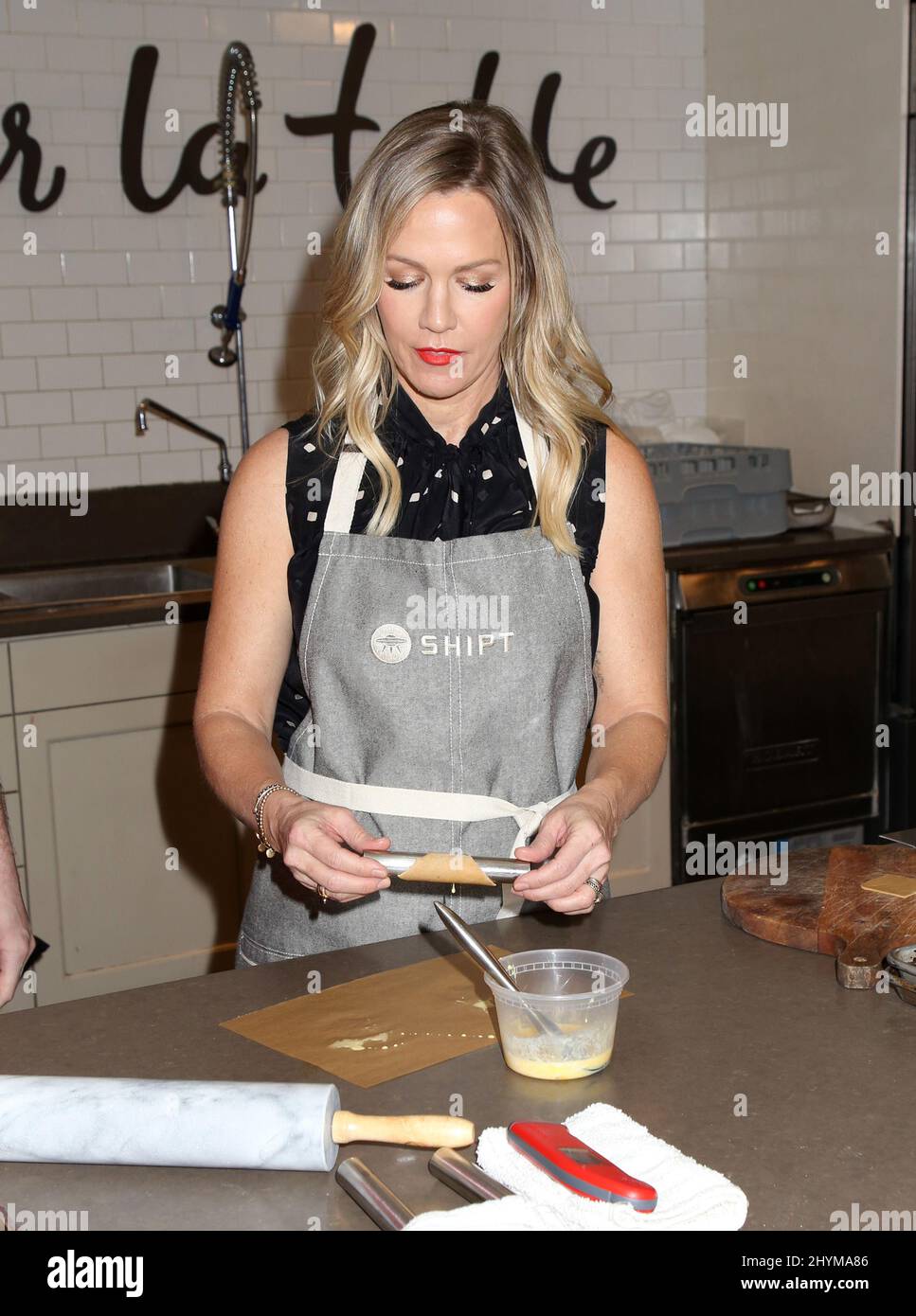 Jennie Garth Jennie Garth partners with Shipt + Sur La Table for ...