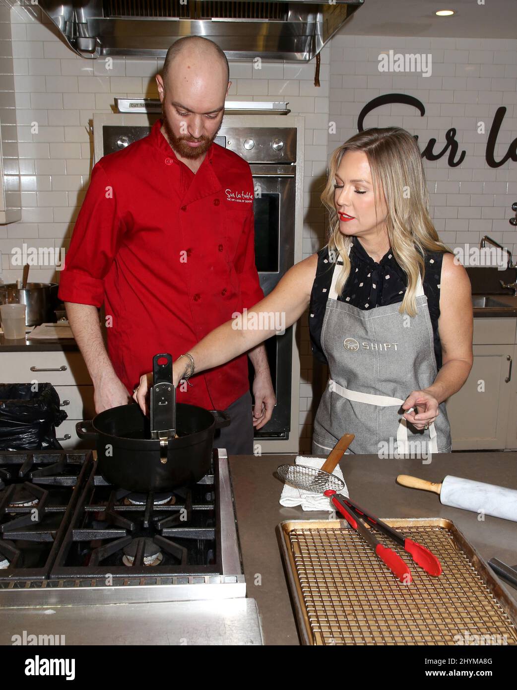 Jennie Garth Jennie Garth partners with Shipt + Sur La Table for ...