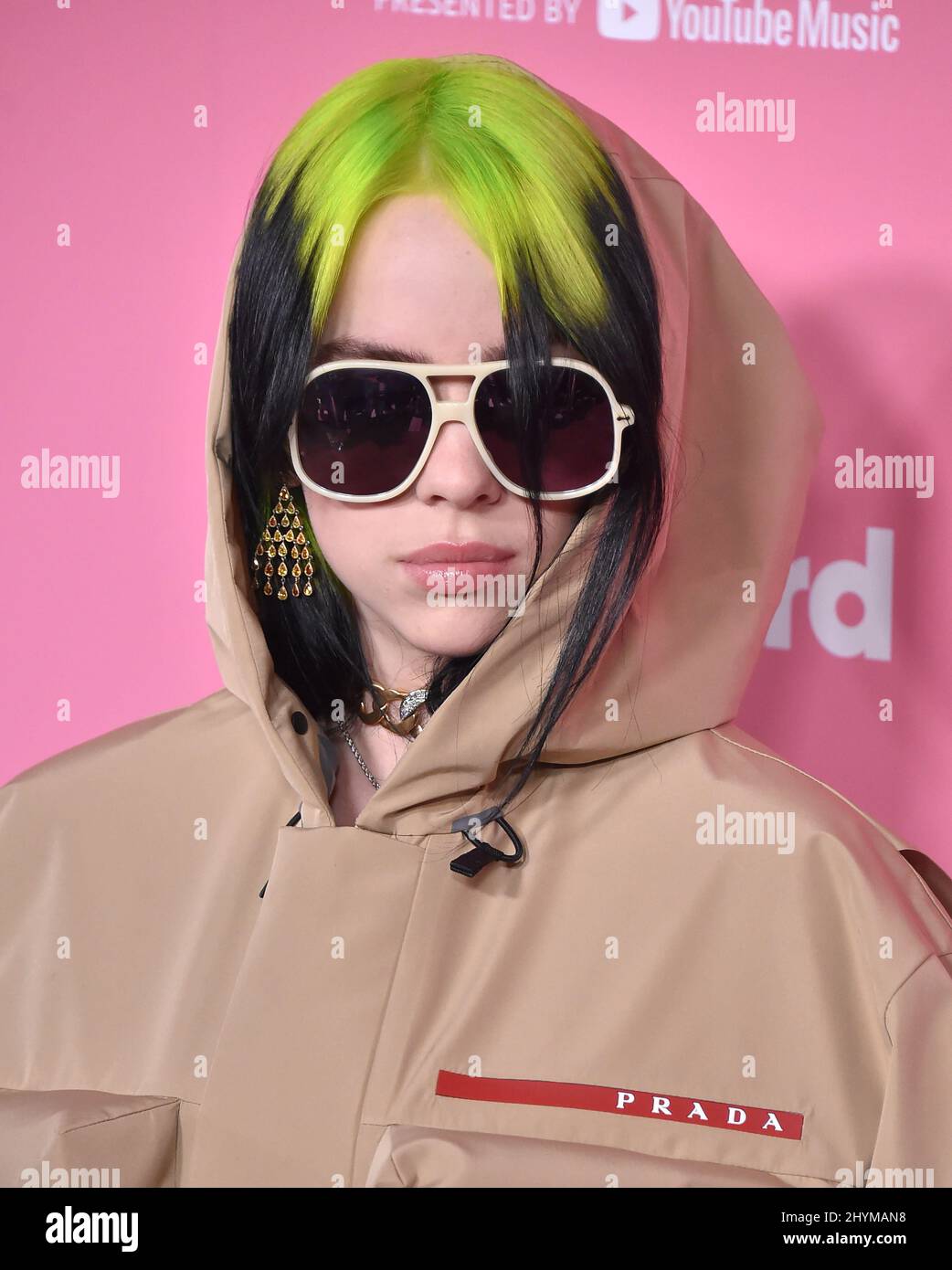 Billie eilish women in music 2019 hi-res stock photography and images ...