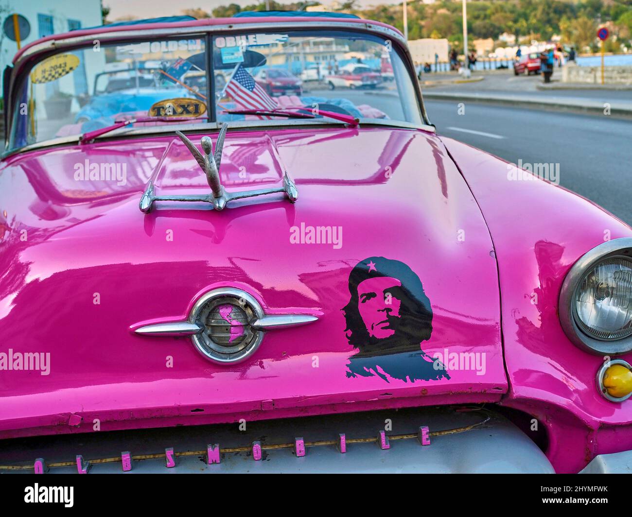 Restored vintage car with portrait of Che Guevara, Cuba, La Habana ...