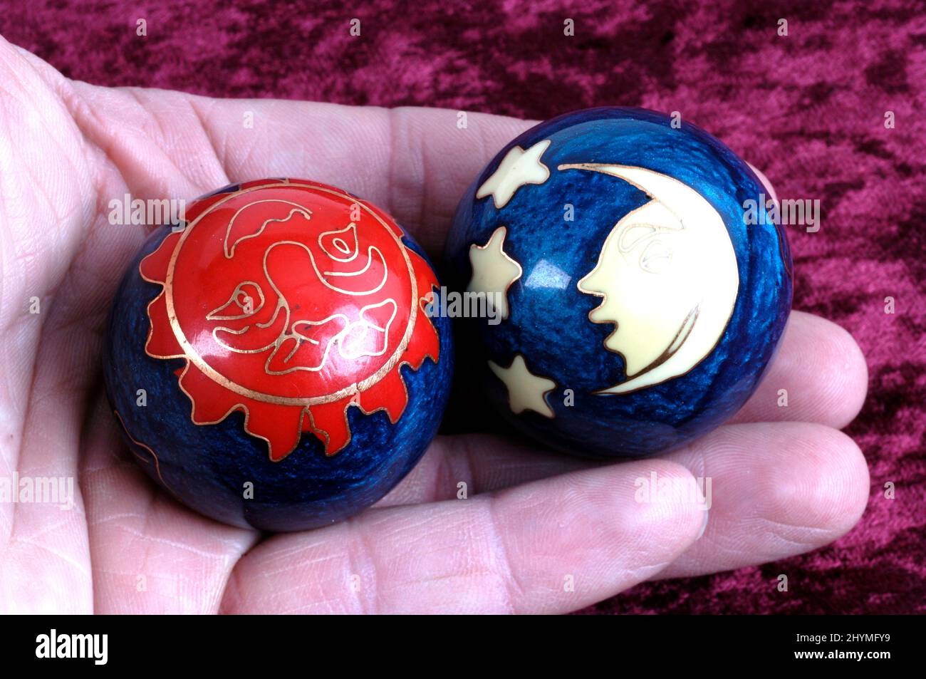 Hand gong hi-res stock photography and images - Alamy