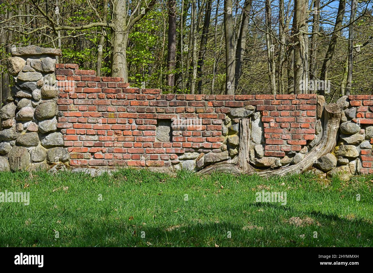 Beautiful photo of the destroyed building Stock Photo - Alamy