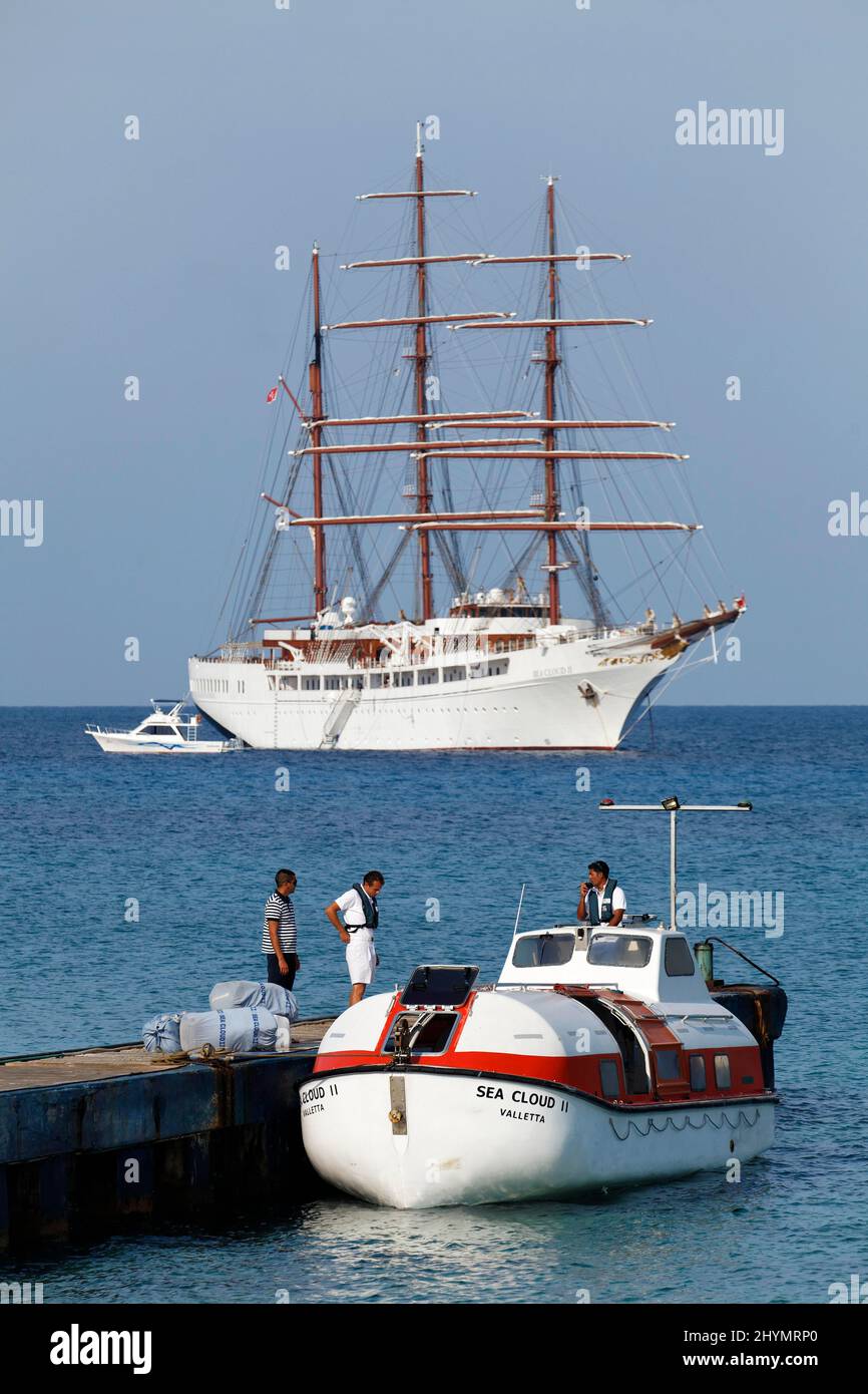 Cruise ship, dinghy, men, crew, at the jetty, aft tall ship, square ...