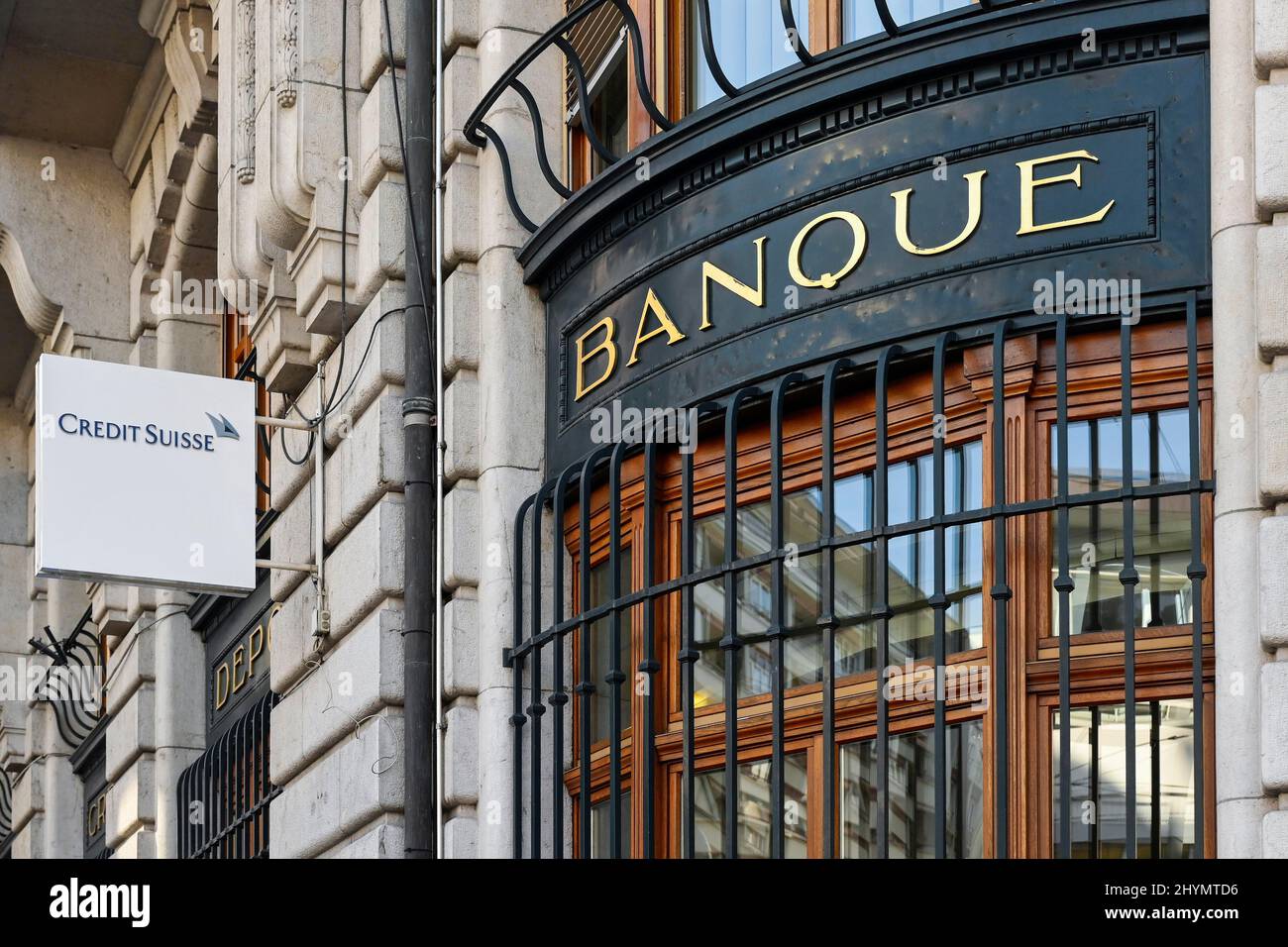 Bank shield hi-res stock photography and images - Alamy