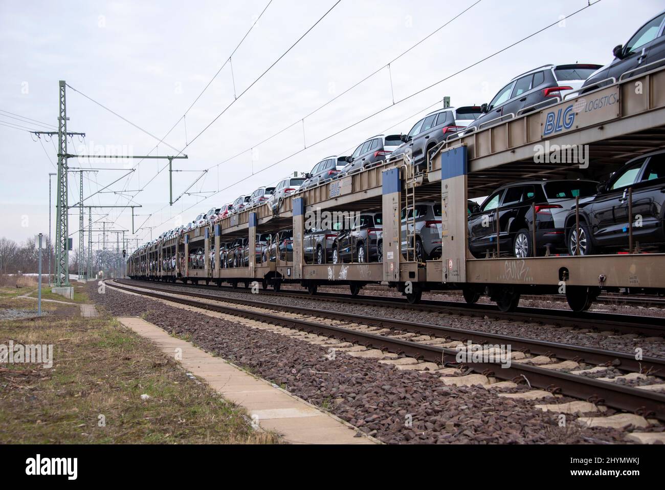Goods train with new cars, Magdeburg, Saxony-Anhalt, Germany Stock ...