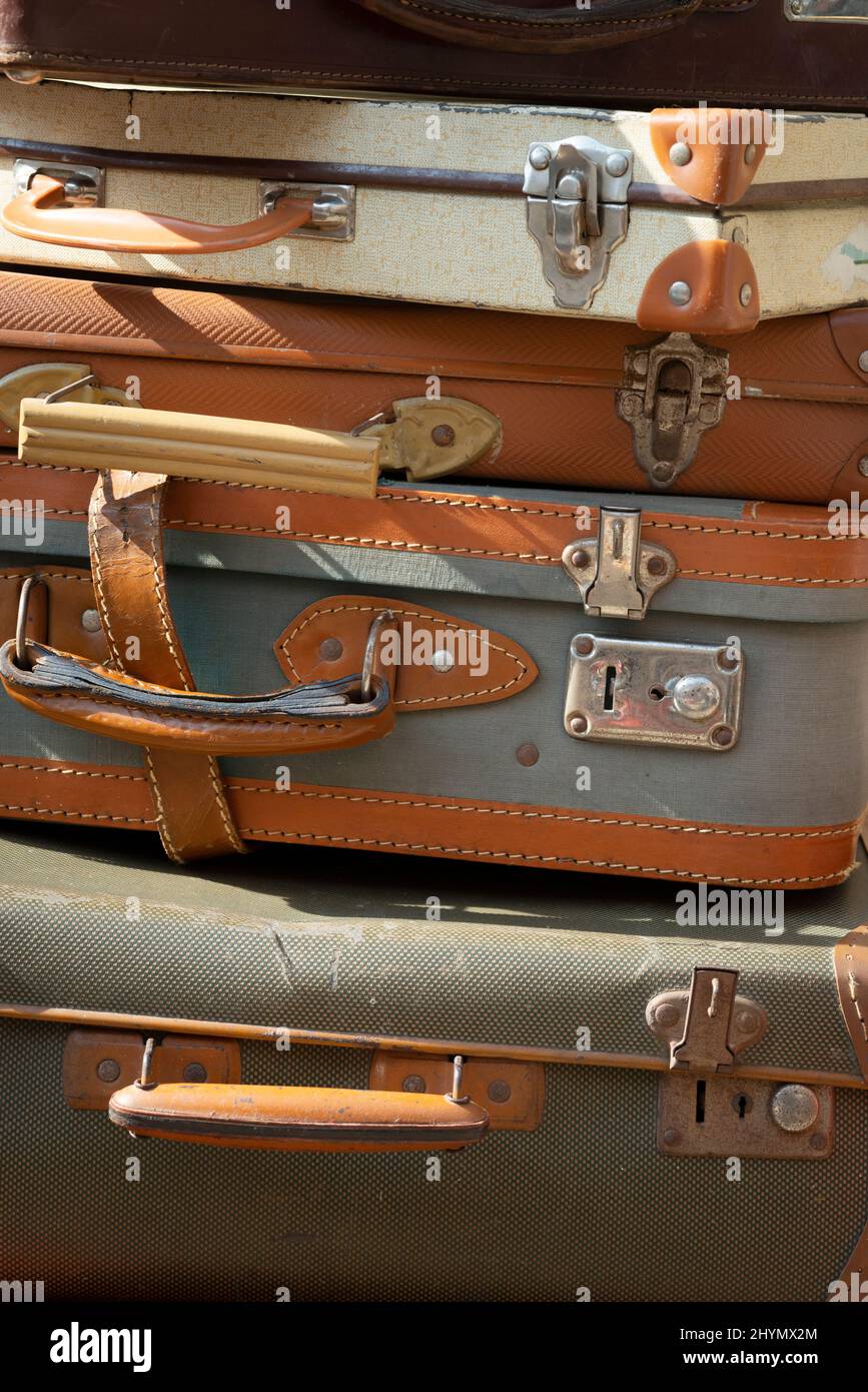 Pile of Old Suitcases Stock Photo - Alamy
