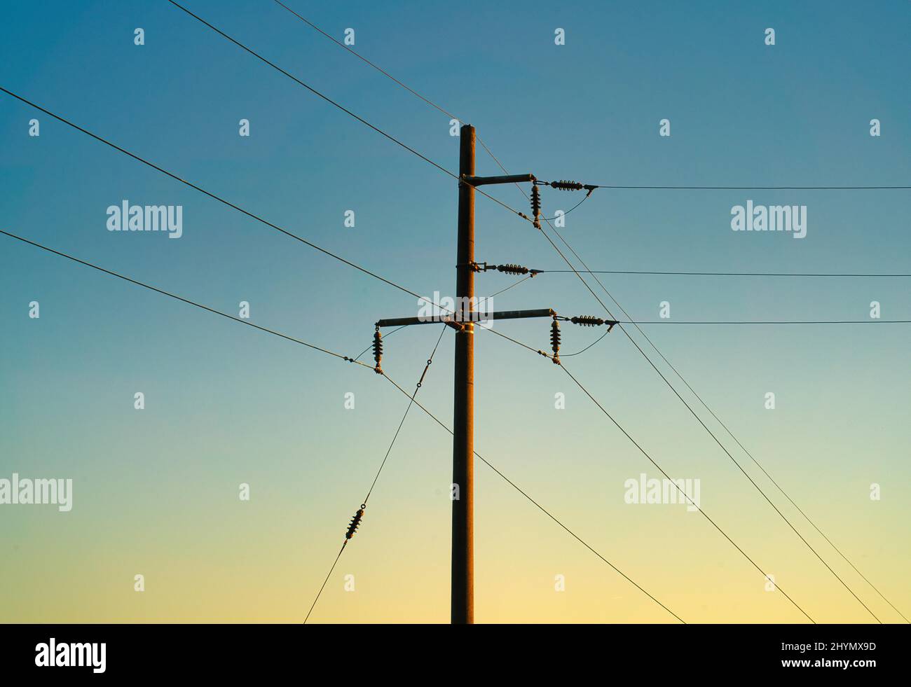 Power line light pole hi-res stock photography and images - Alamy