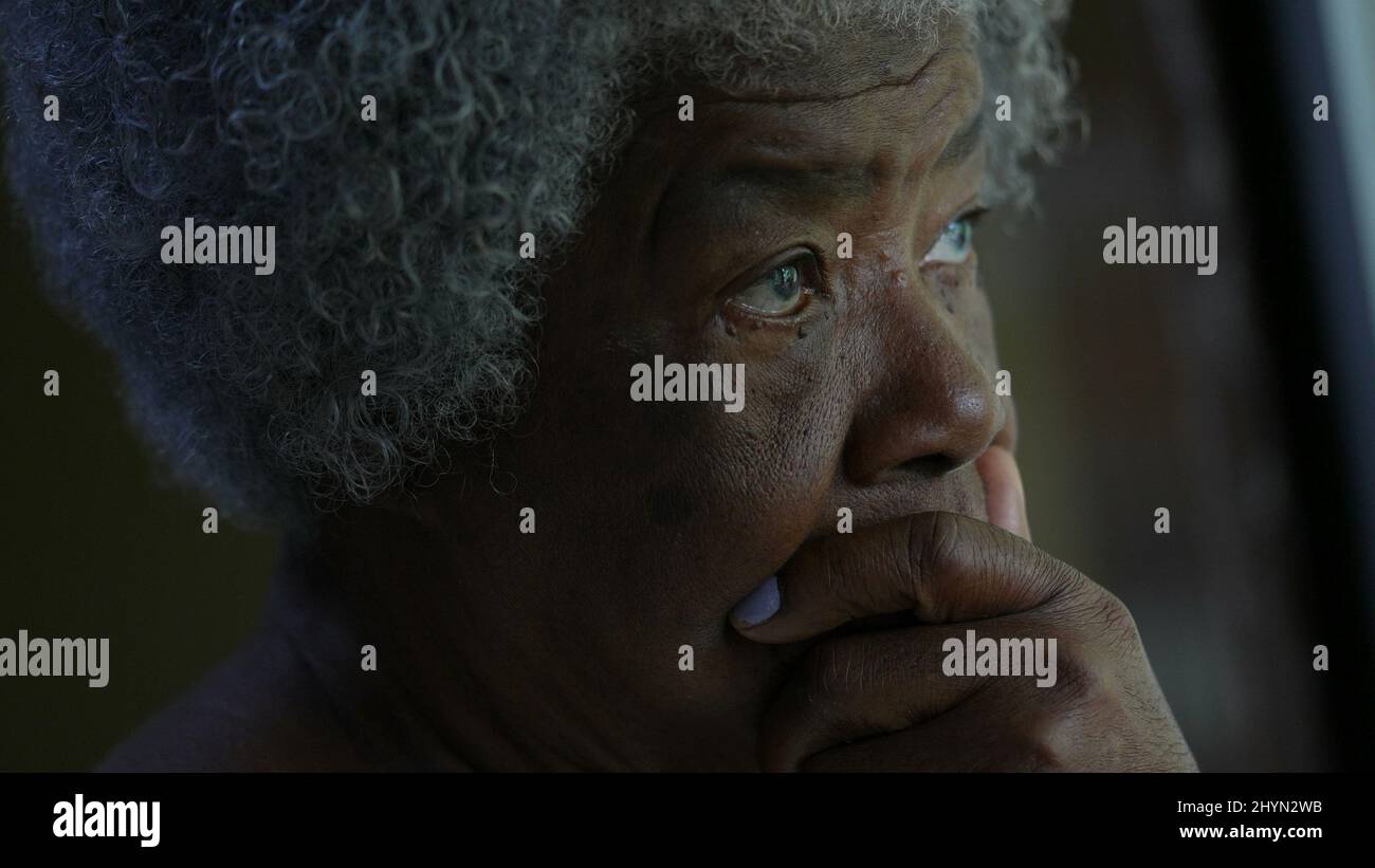 A worried black senior woman face a preoccupied African lady Stock ...