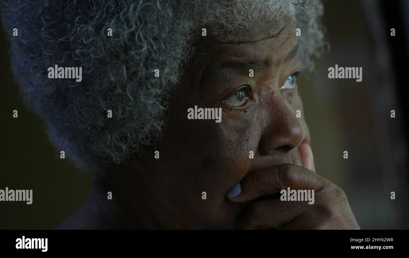 A worried black senior woman face a preoccupied African lady Stock ...