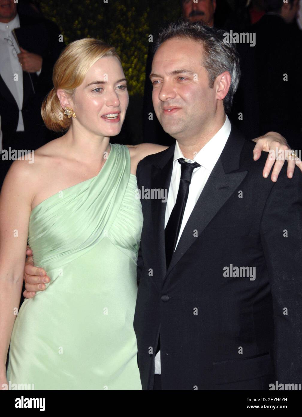 Kate Winslet & Sam Mendes attend the 2007 Vanity Fair Oscar Party at ...