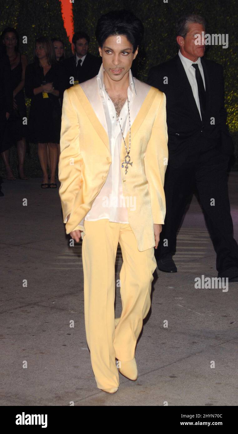 Prince attends the 2007 Vanity Fair Oscar Party at Mortons Restaurant ...