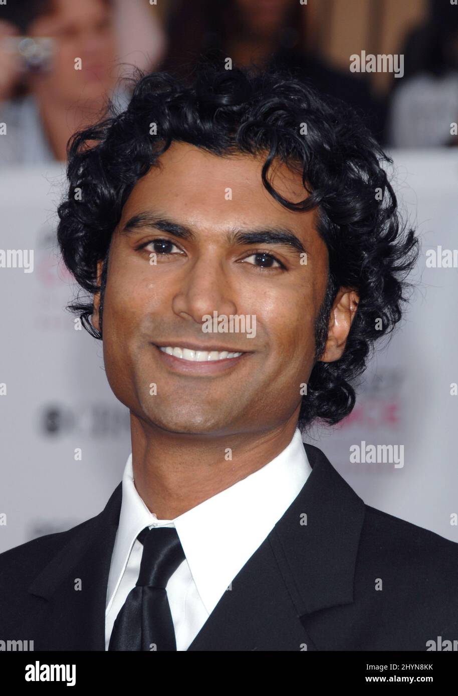 Sendhil Ramamurt attends the 33rd Annual People's Choice Awards at the ...