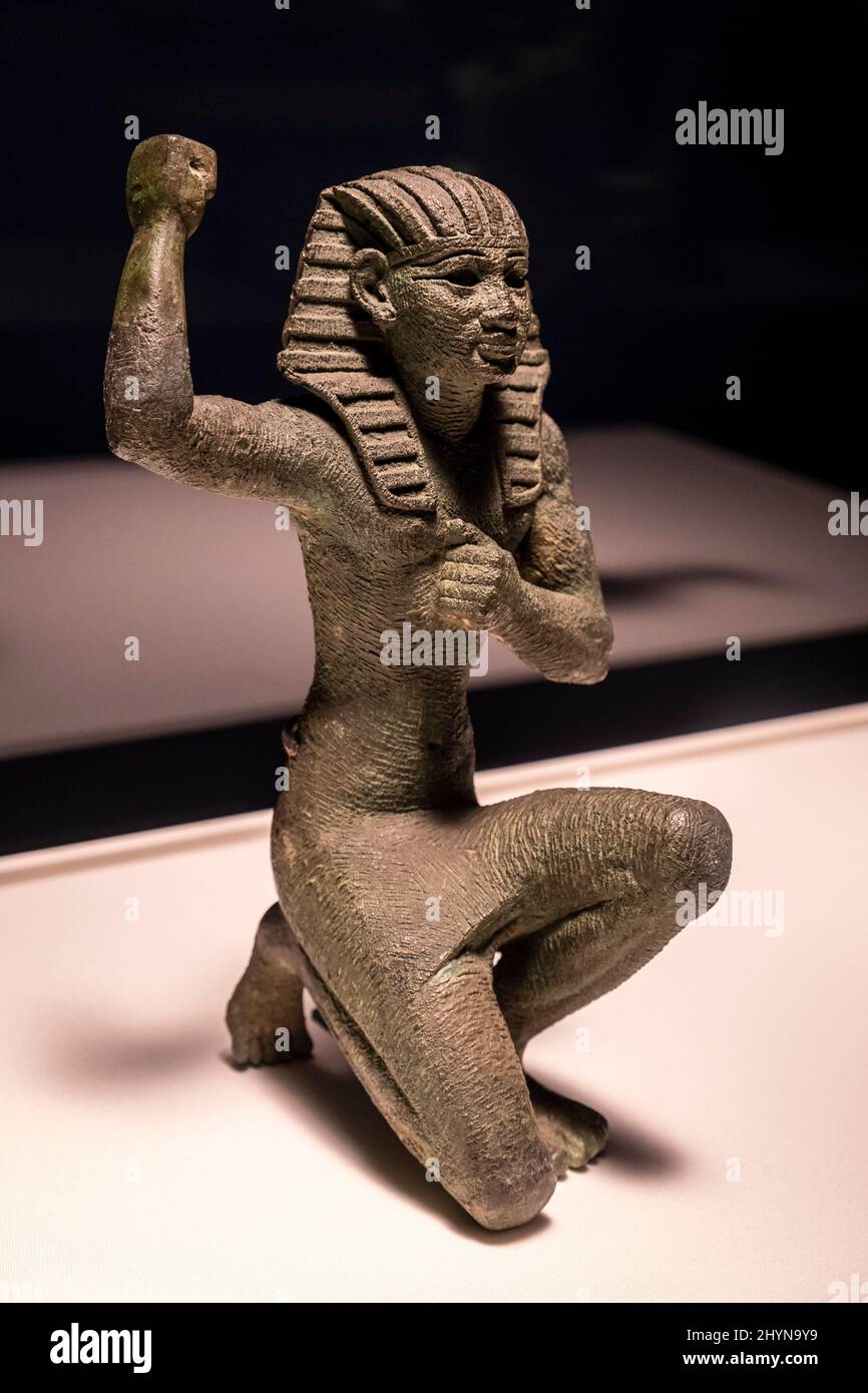 Pharaoh, statuette in attitude of jubilance, bronze, late period, 664 ...