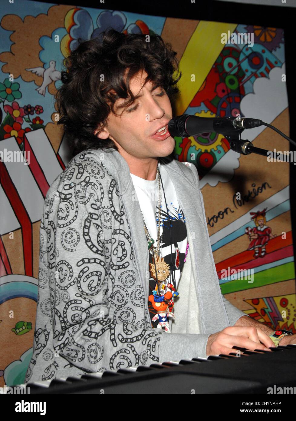 Mika in-store appearance for midnight release of 'Life in Cartoon ...