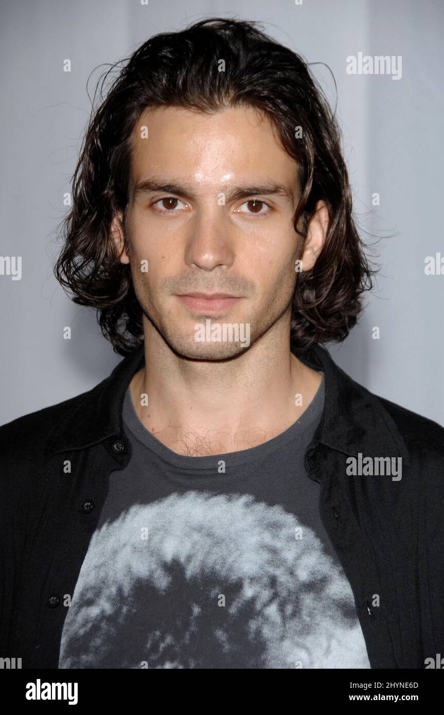 Santiago Cabrera