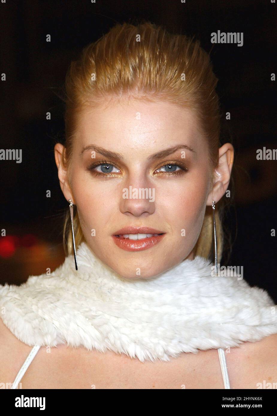 Elisha cuthbert girl next door hi-res stock photography and images - Alamy