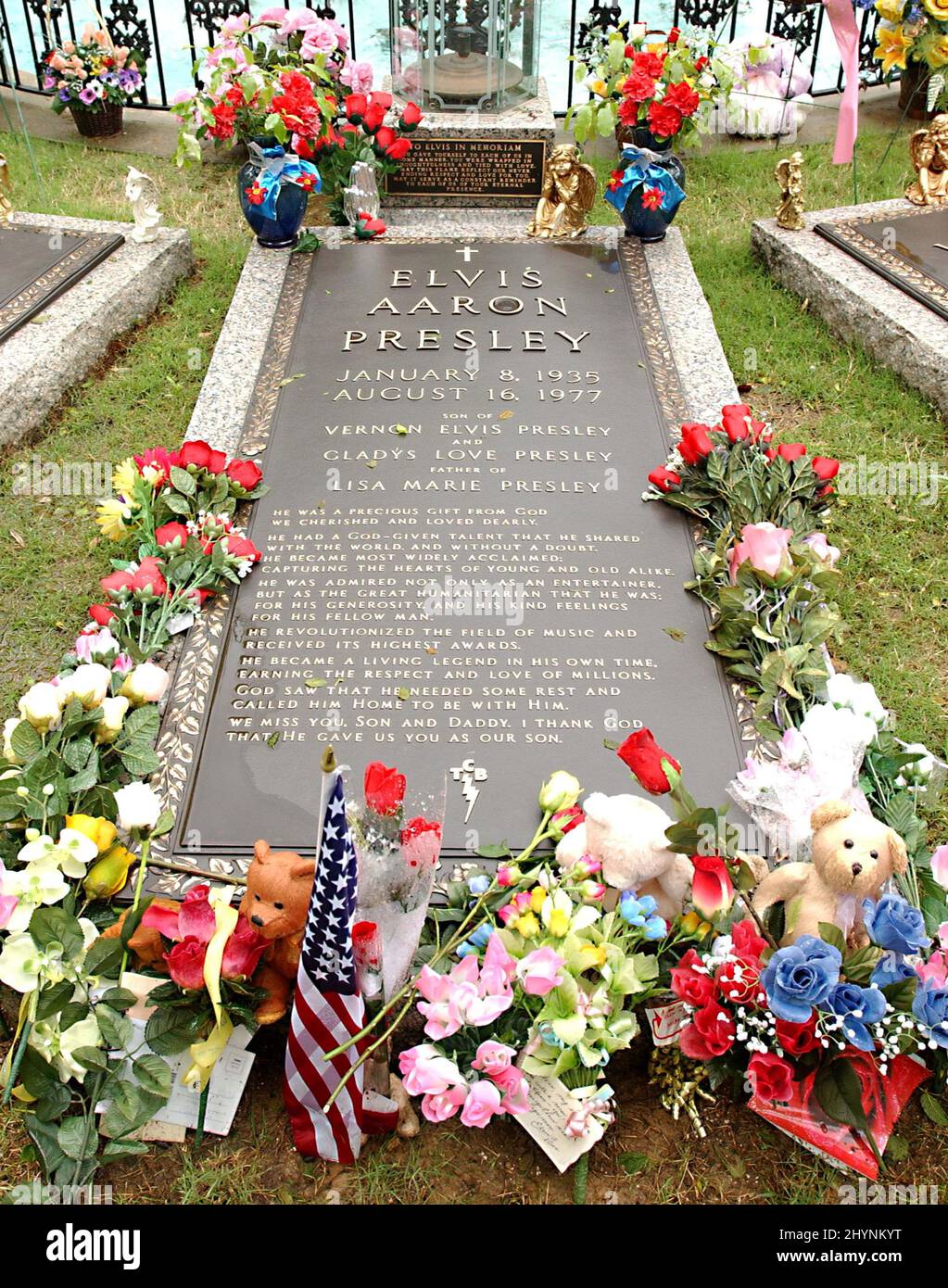 Elvis Presley's grave at Graceland. Picture: UK Press Stock Photo - Alamy