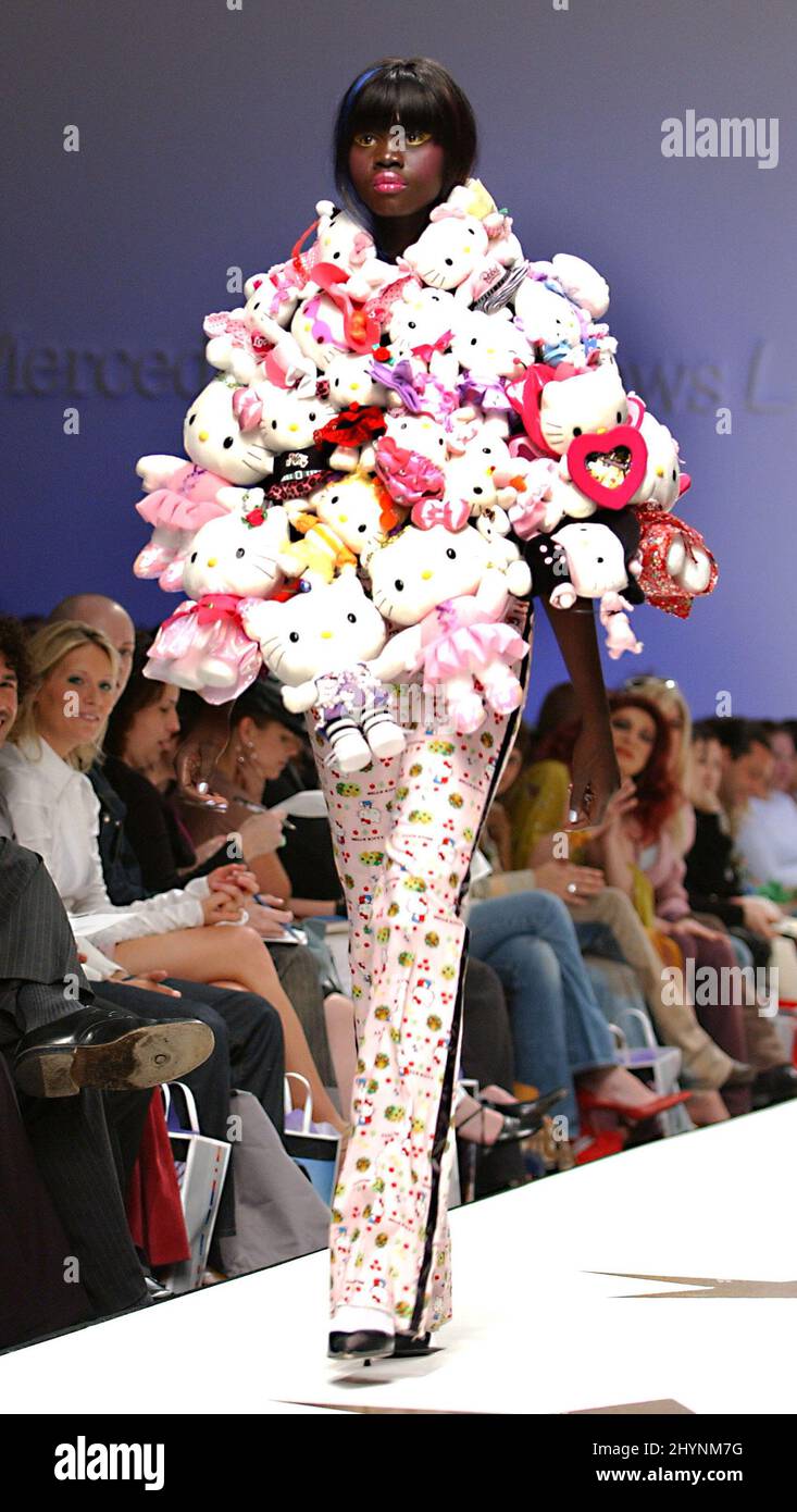 THE HEATHERETTE'S HELLO KITTY FALL 2003 SHOW DURING LA FASHION WEEK ...