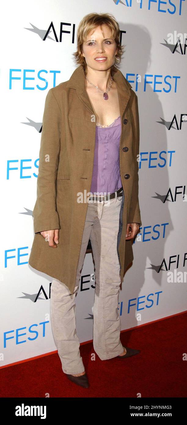 KIM DICKENS ATTENDS THE 'HOUSE OF SAND AND FOG' PREMIERE IN HOLLYWOOD ...
