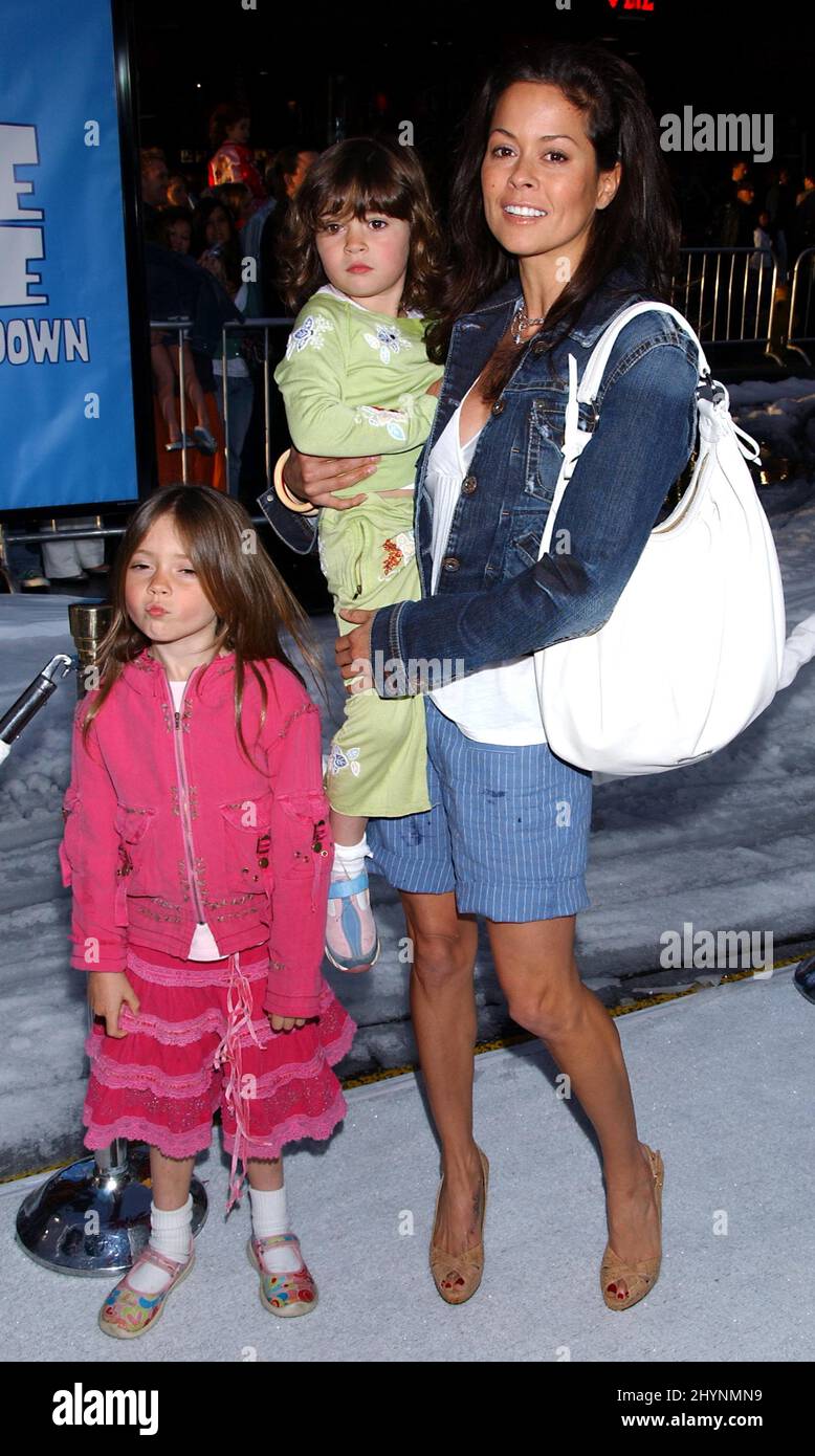Brooke Burke attends the 'Ice Age: The Meltdown' Premiere at Grauman's ...