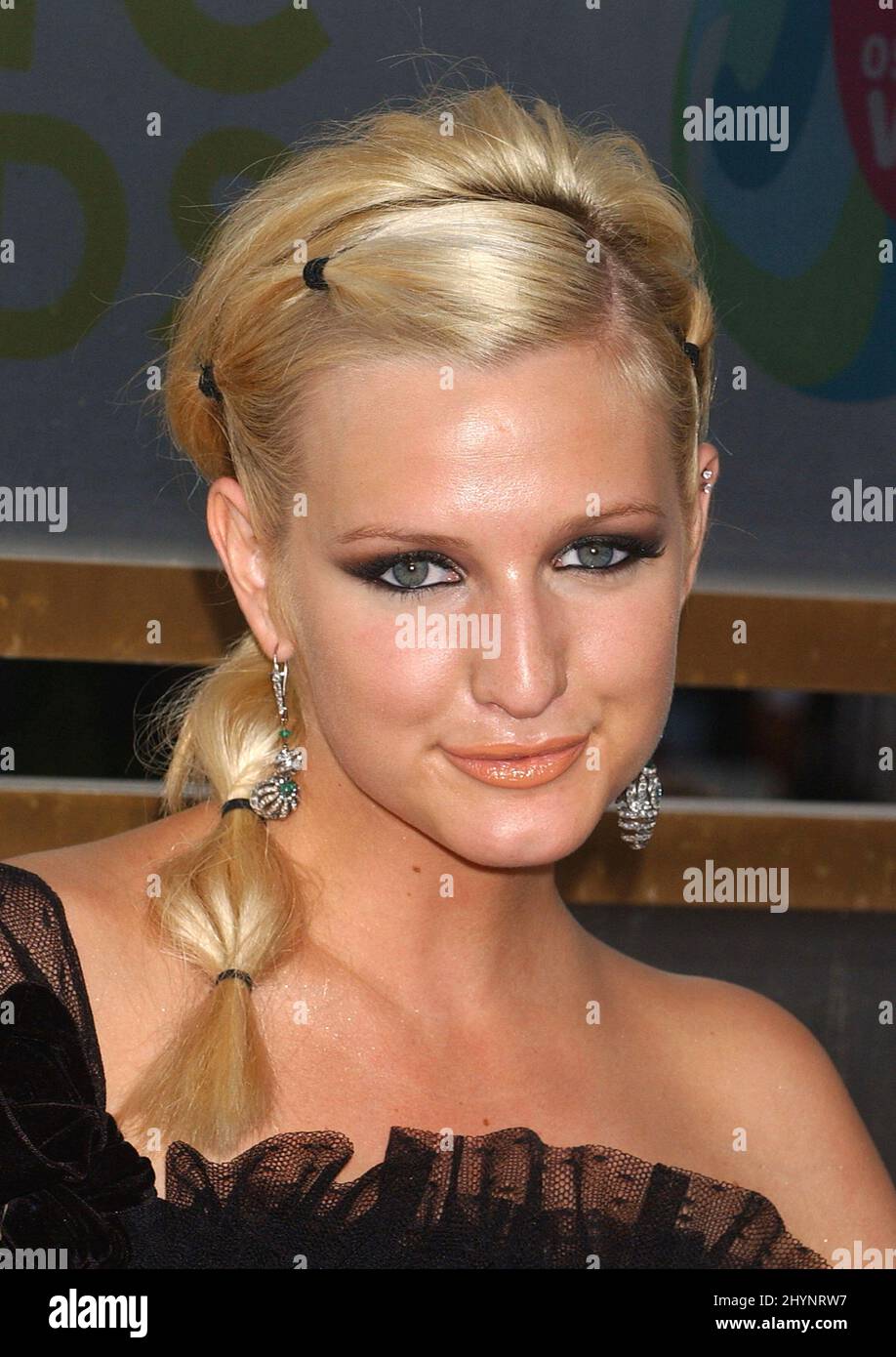 Ashlee Simpson attends the 2005 MTV Video Music Awards in Miami ...