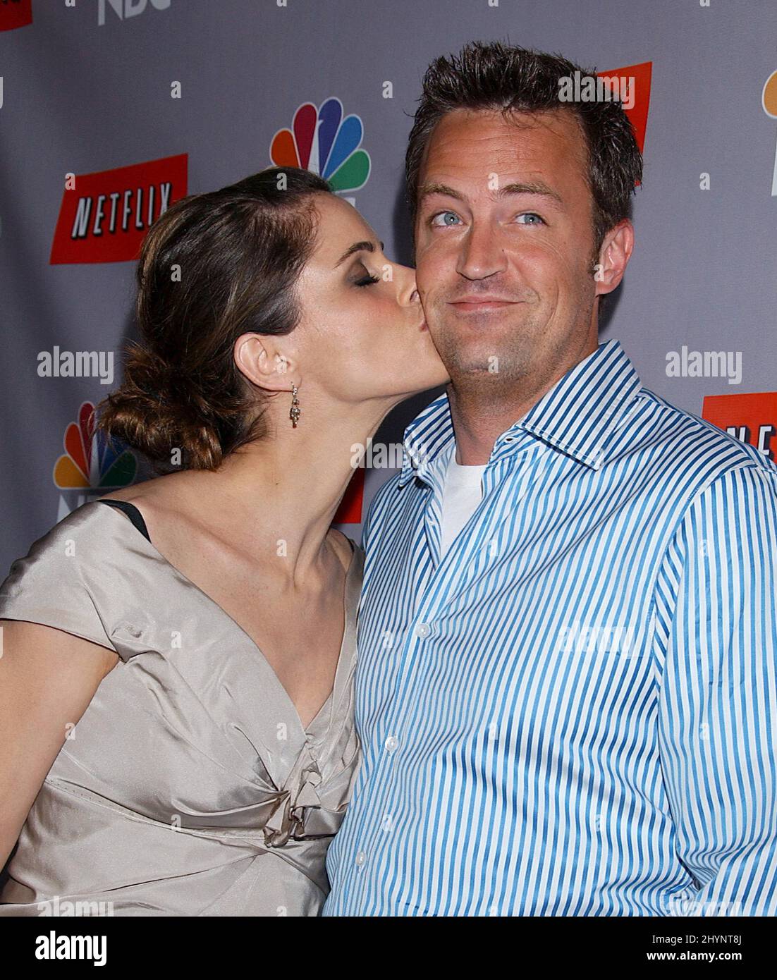 Amanda peet matthew perry hi-res stock photography and images - Alamy