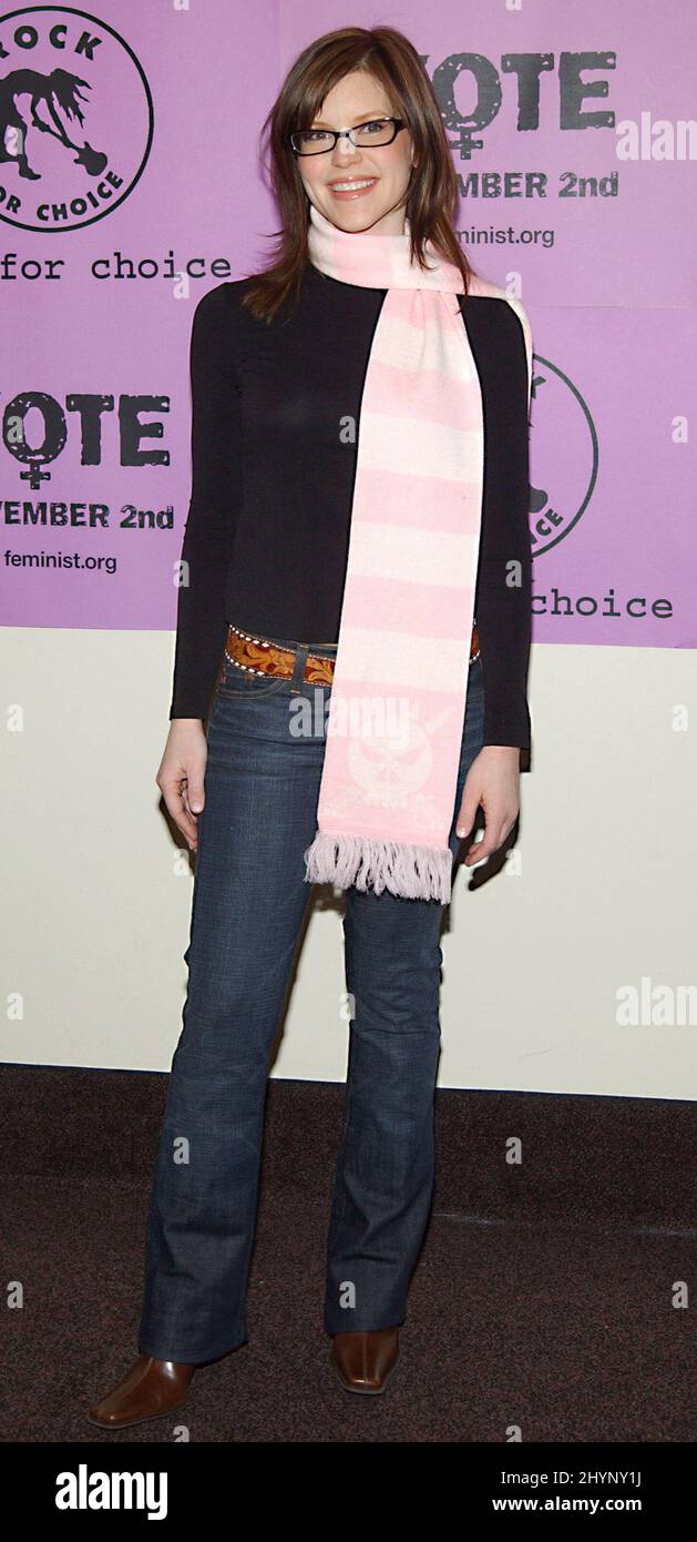 LISA LOEB ATTENDS THE 'ROCK FOR CHOICE CONCERT' IN CALIFORNIA. PICTURE ...