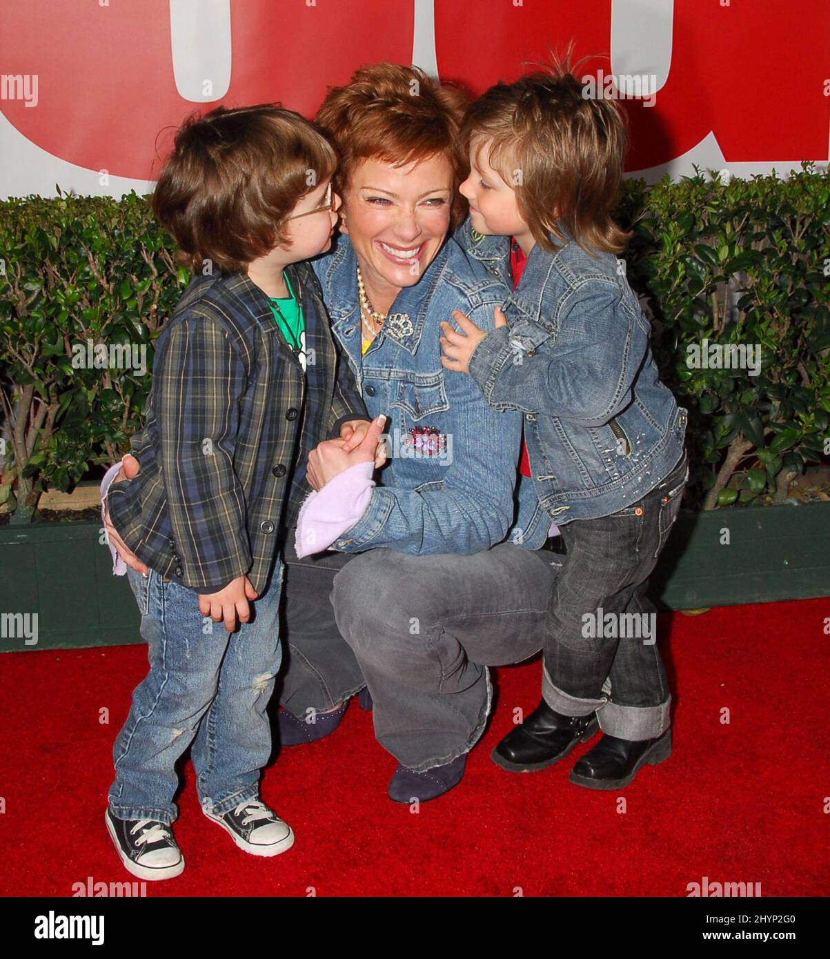 Lauren Holly with sons George & Azer attends 'The Shaggy Dog' World ...